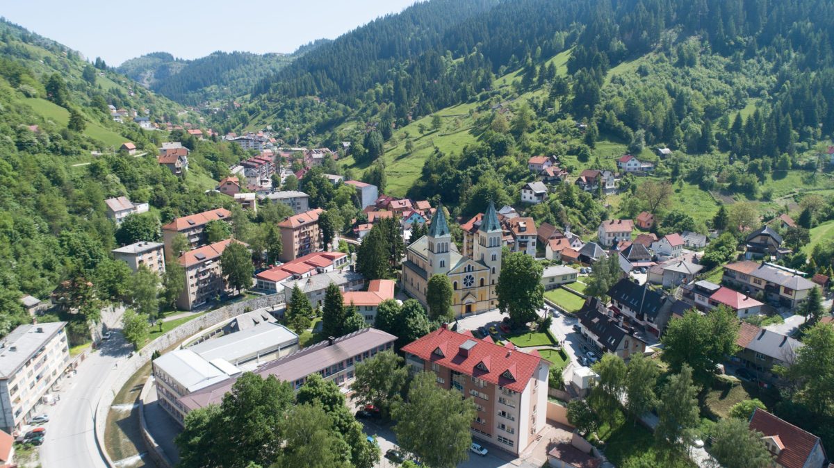 Turistički voz Sarajevo – Vareš: Putovanje kroz tunele, mostove i ...